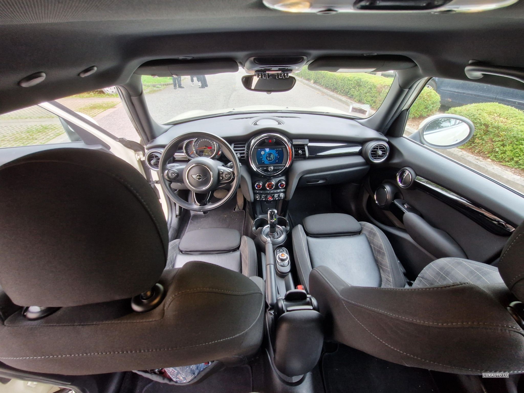 Mini Cooper 1.5 Auto. Beige d'occasion, moteur Essence et boite ...