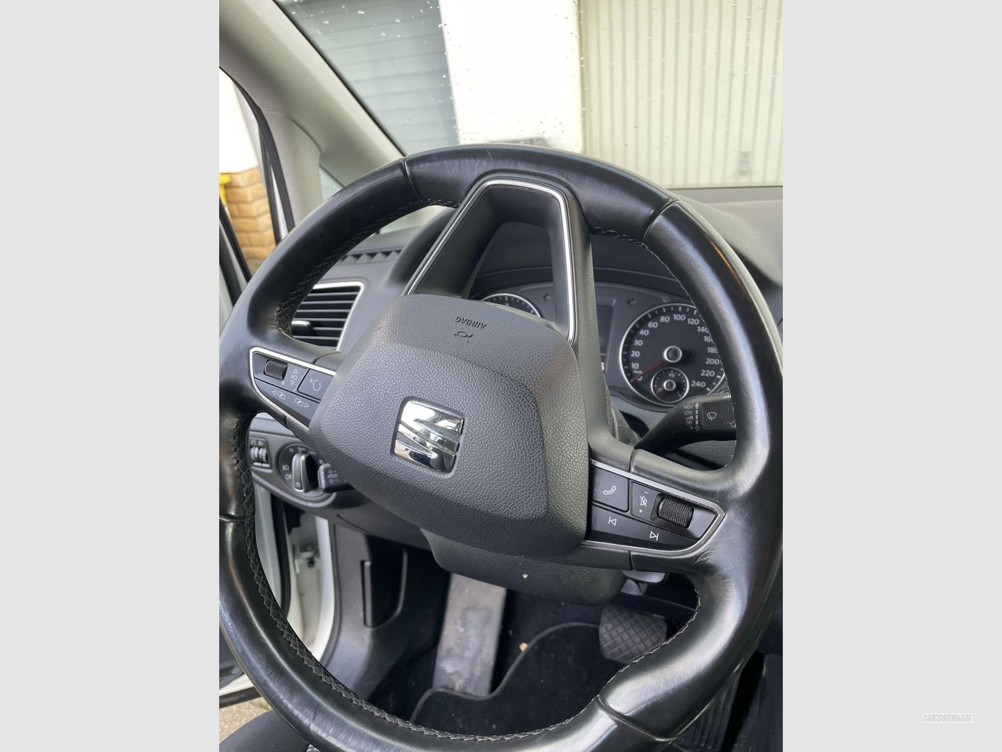 Seat Alhambra Blanc d'occasion, moteur Diesel et boite Automatique, 178 ...