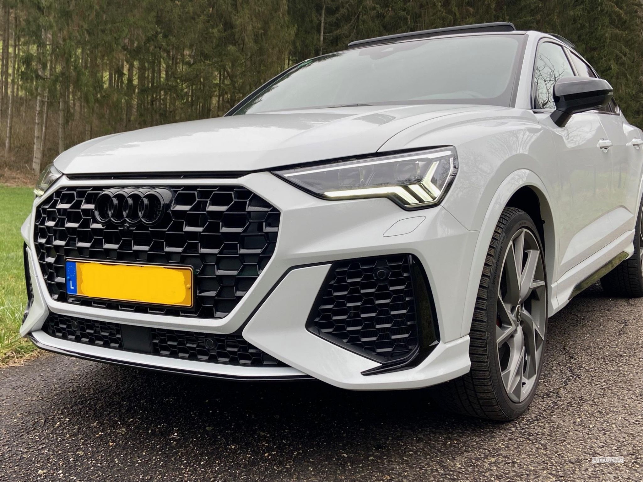 White Audi RSQ3 Sportback used, fuel Petrol and Automatic gearbox, 17. ...