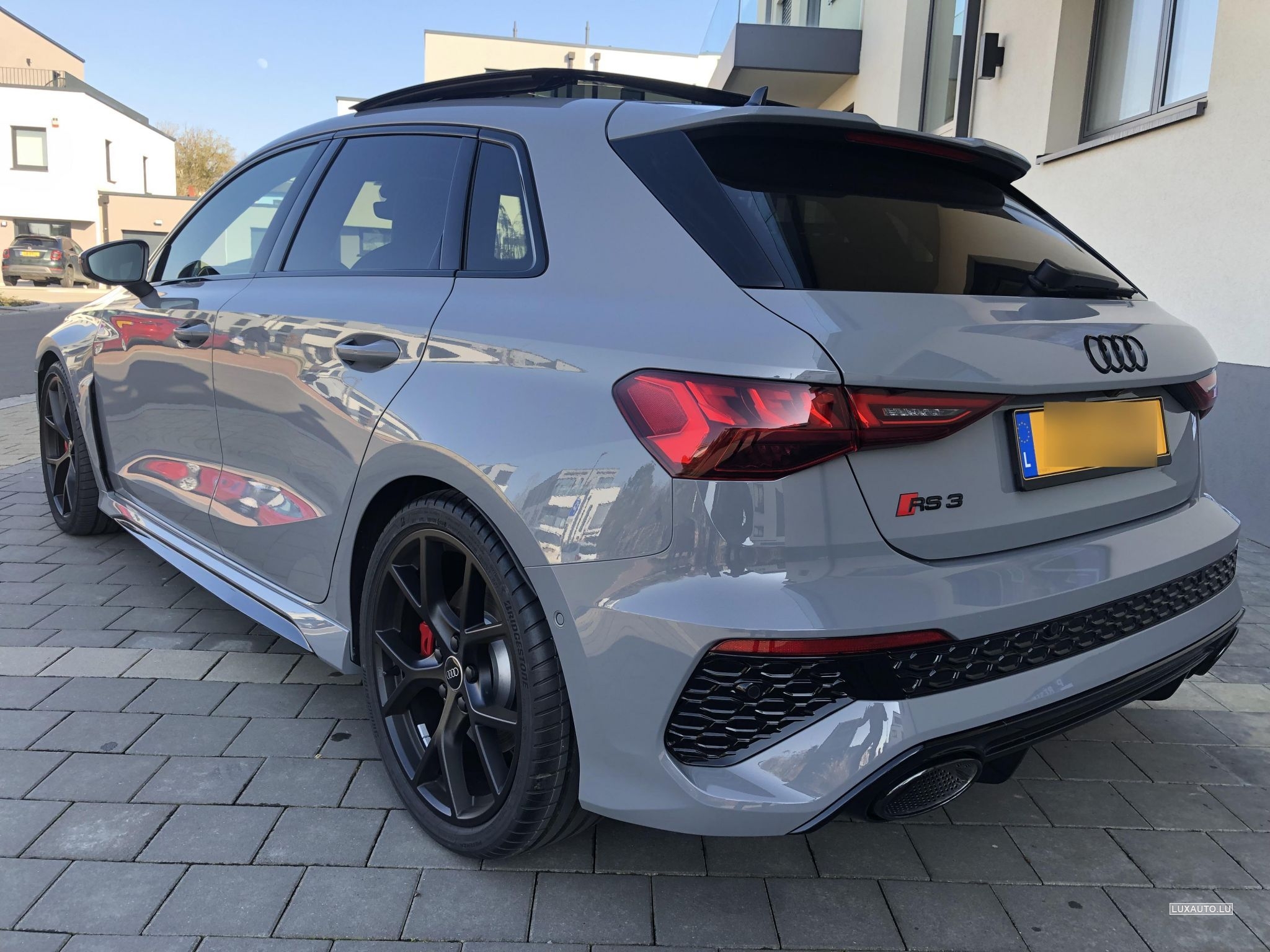 Audi RS3 SPORTBACK 2.5 TFSI QUATTRO S-TRONIC 400 PS Gris clair d ...
