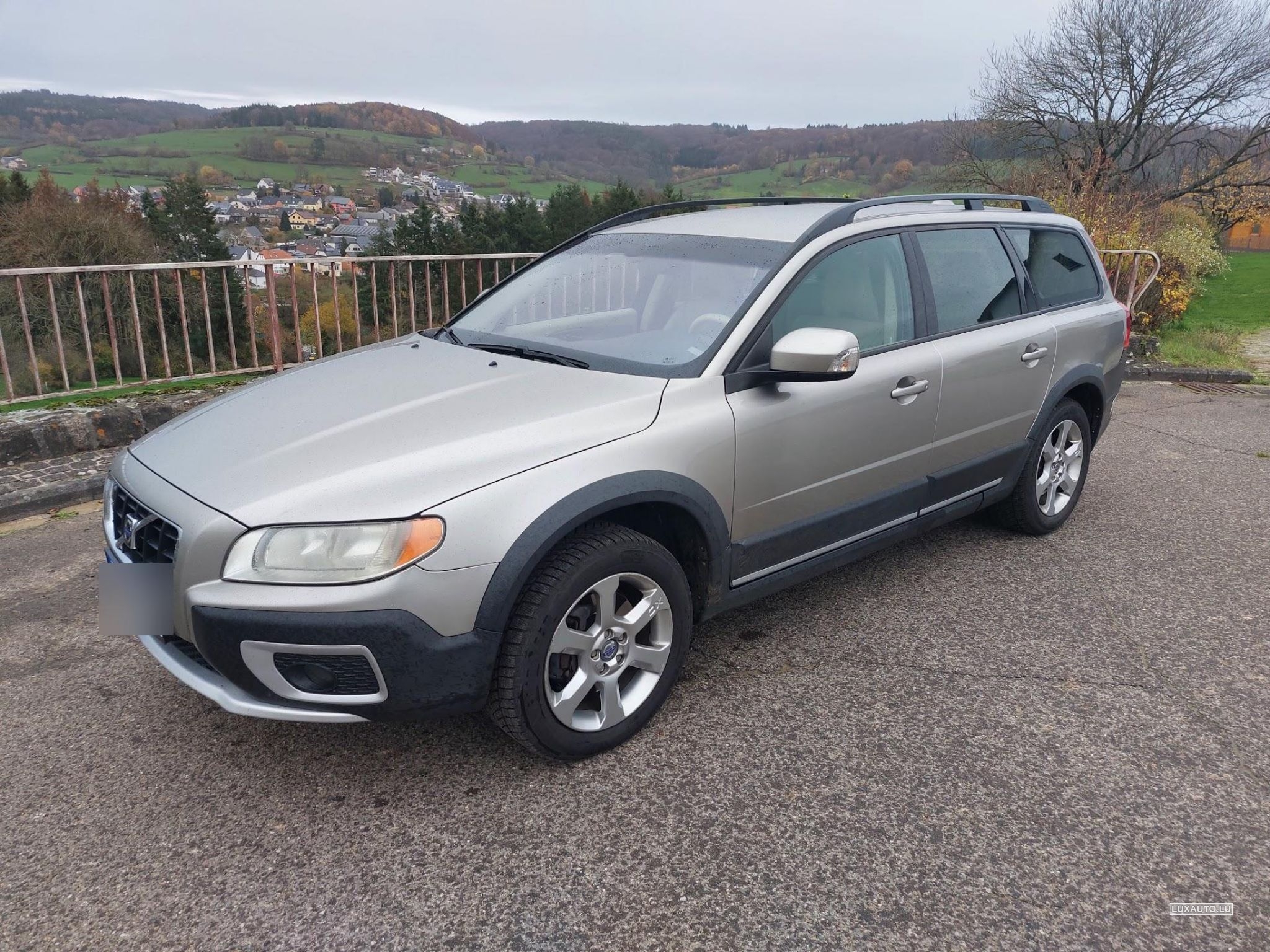 Volvo XC70 3.2 AWD Beige d'occasion, moteur Essence et boite Automatique, 225.000 Km - 12.500 ...
