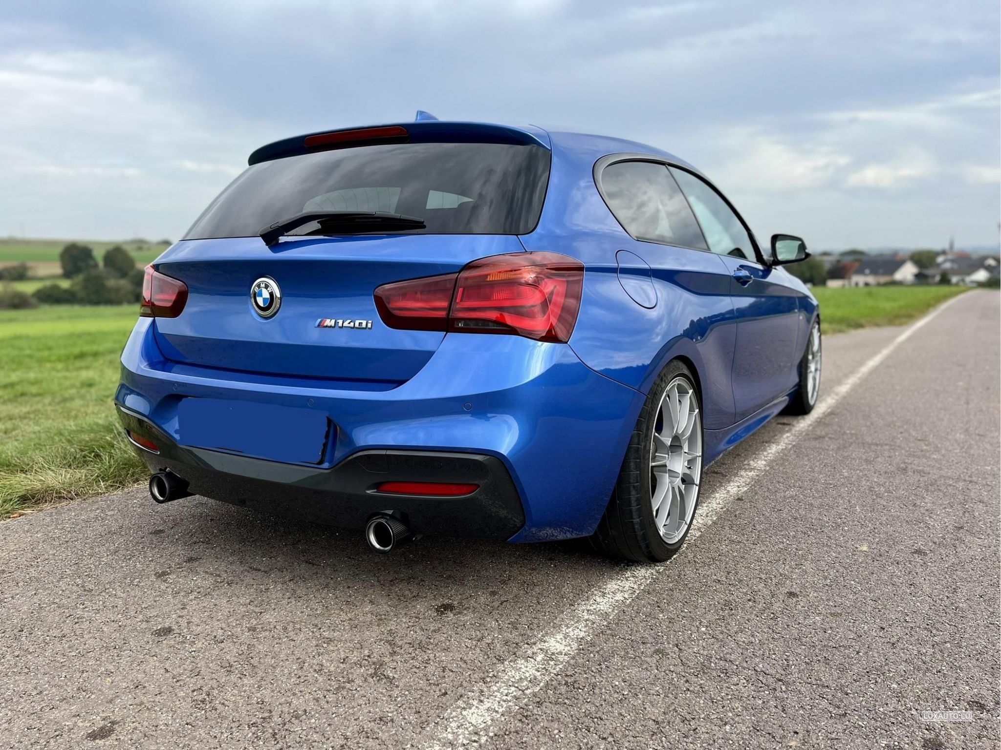 Blue BMW M140 M140i Special Edition M-Performance cuir HK used, fuel ...