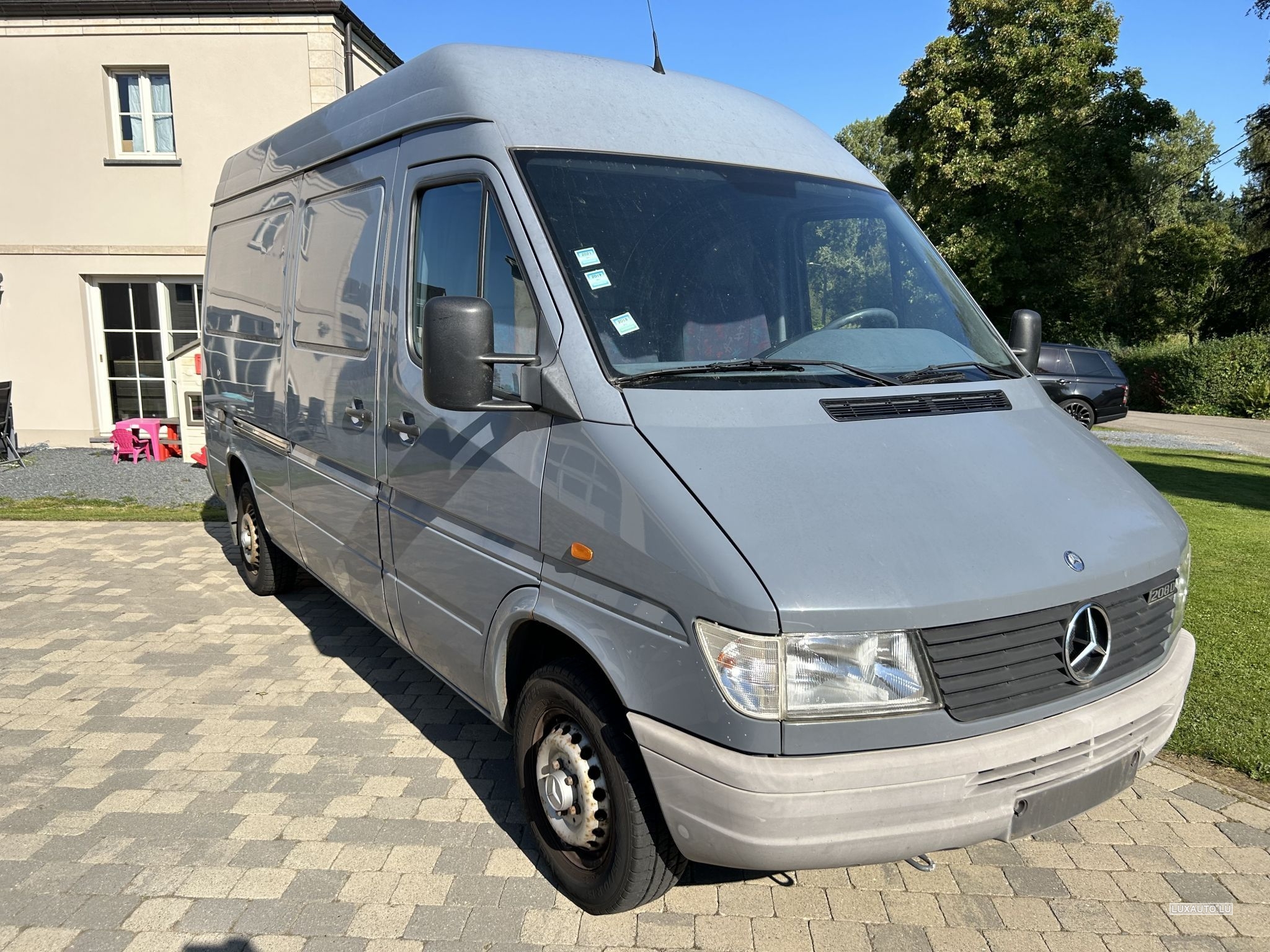 Mercedes Sprinter 208D Gris foncé d'occasion, moteur Diesel et boite ...