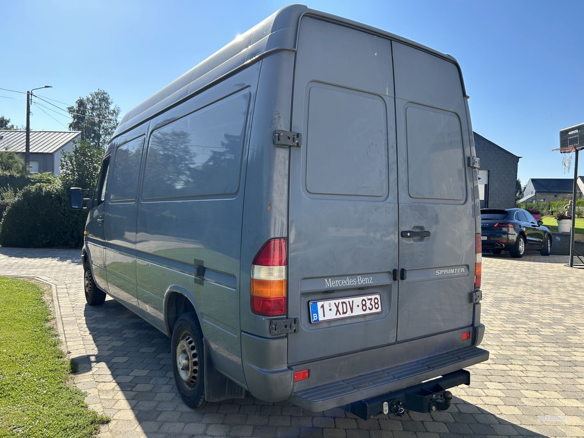 Mercedes Sprinter 208D Gris foncé d'occasion, moteur Diesel et boite ...