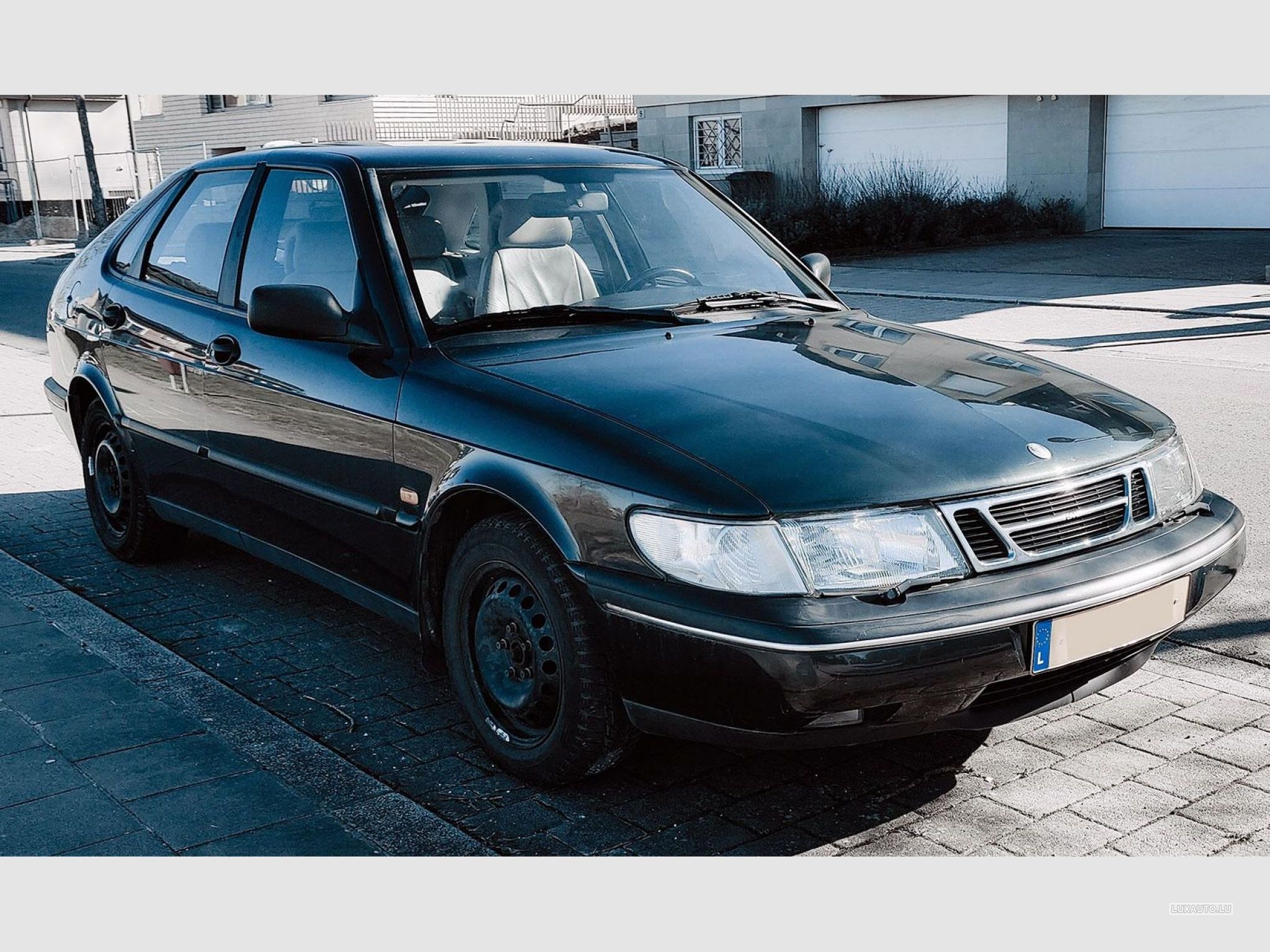 Dark green Saab 900 900 SE 2.0L, fuel Petrol and Manual gearbox, 91.555 ...